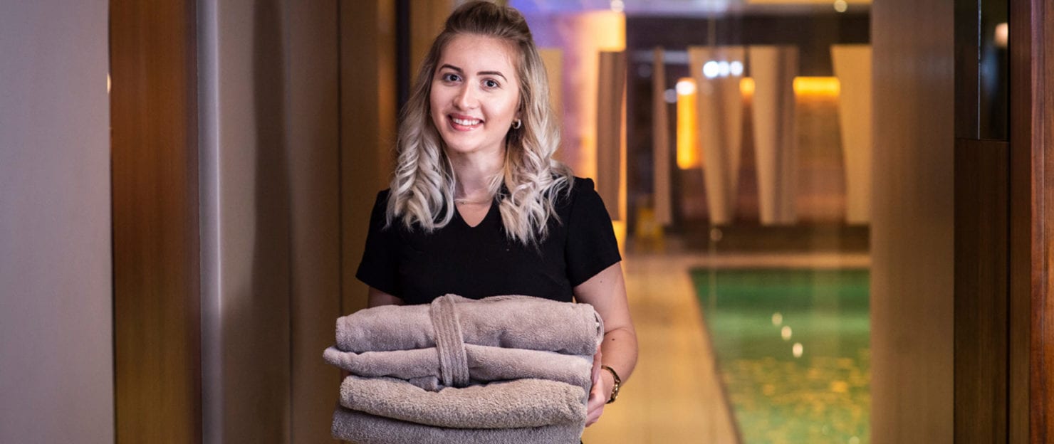 Hotel jobs in London, management, receptionist and maintenance | The ...